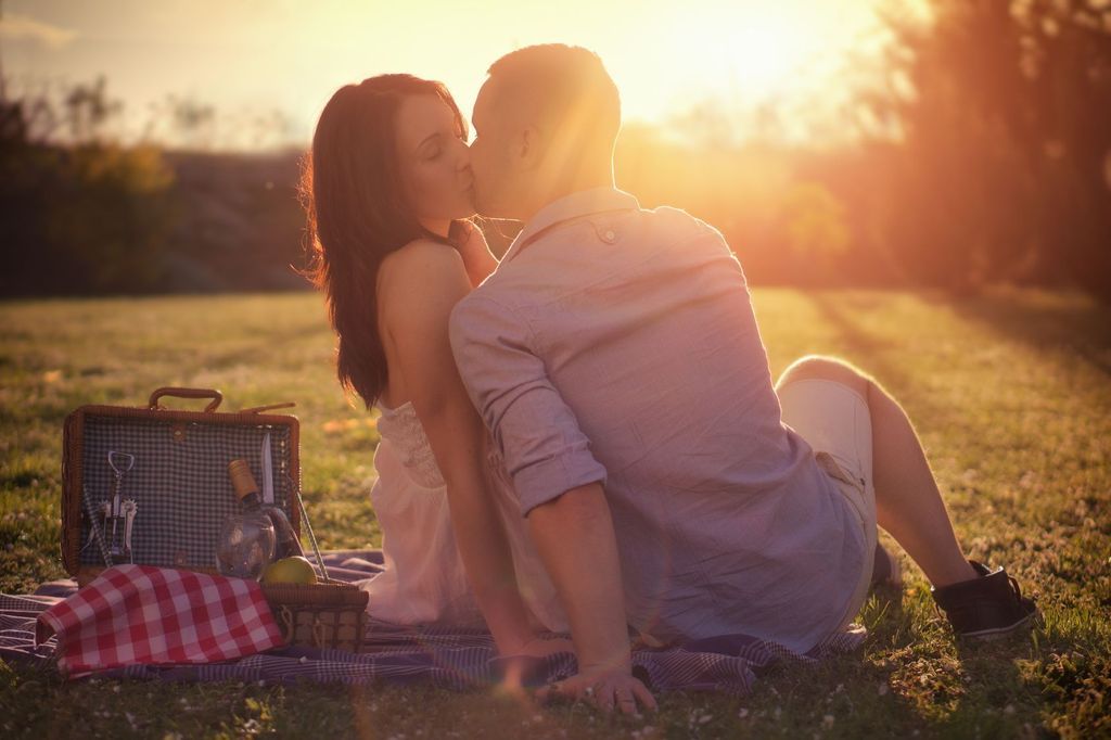 Küssen Beim Ersten Date Erlaubt Tipps Und Häufige Fehler