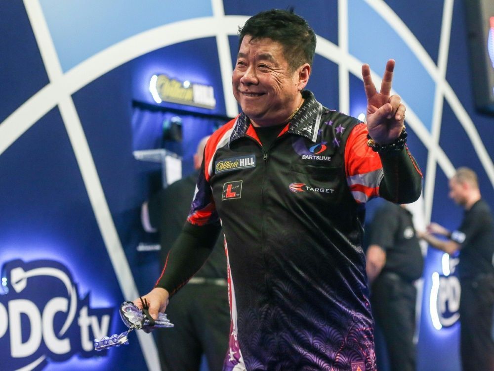 Darts-WM: Fanliebling Lim erreicht zweite Runde Darts-WM: Fanliebling Lim erreicht zweite Runde