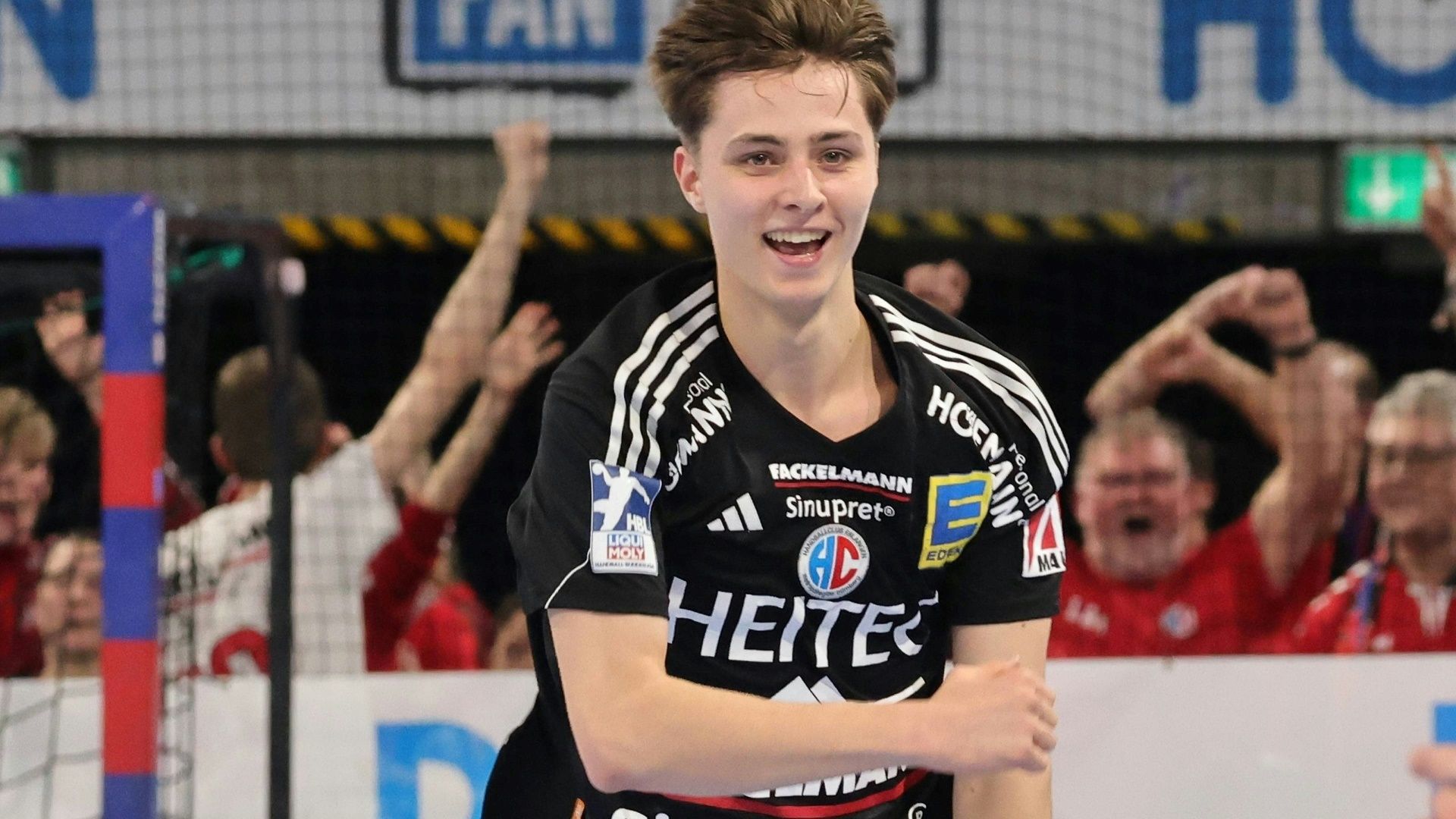 Handball: Nachwuchshoffnung Gömmel bis 2027 in Erlangen