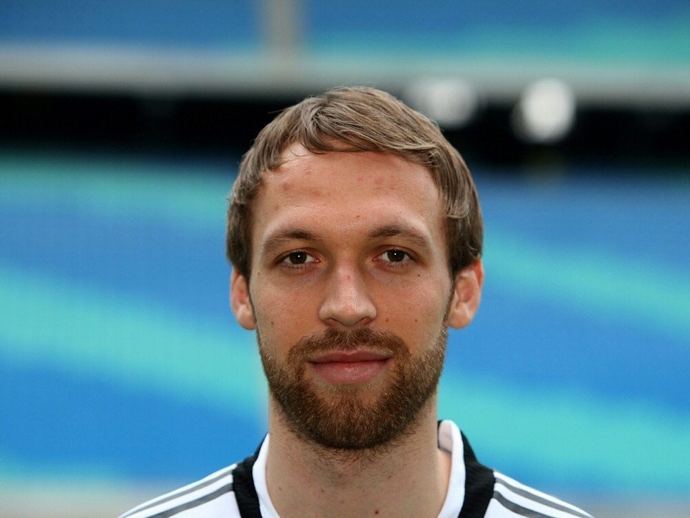 Ex-Nationalspieler Hinkel wird Cheftrainer der VfB-Reserve Ex-Nationalspieler Hinkel wird Cheftrainer der VfB-Reserve