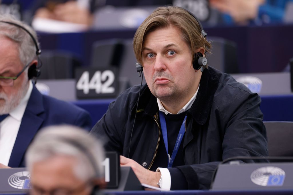 Ermittler durchsuchen Büroräume von AfD-Kandidat Krah Ermittler durchsuchen Büroräume von AfD-Kandidat Krah