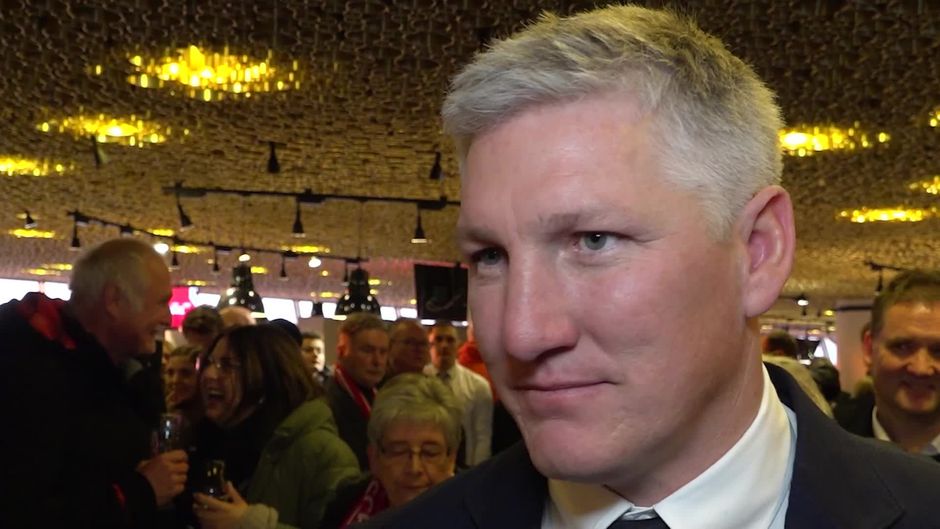 Schweini, Lahm & Co.: Stars gedenken dem Kaiser | Ran